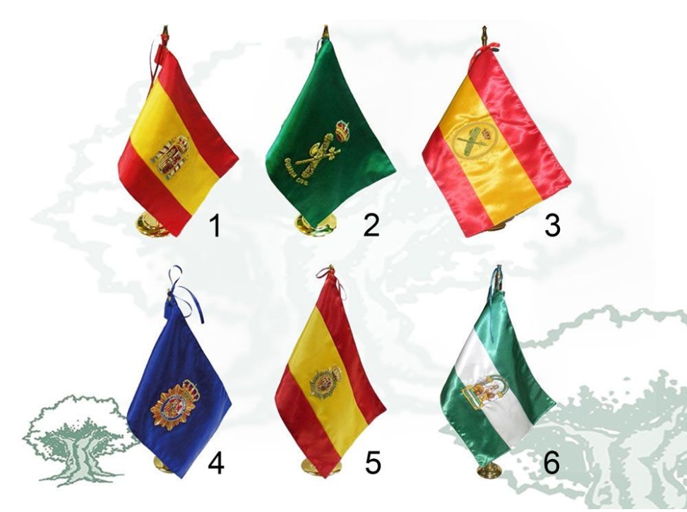 Bandera de sobremesa con peana de madera